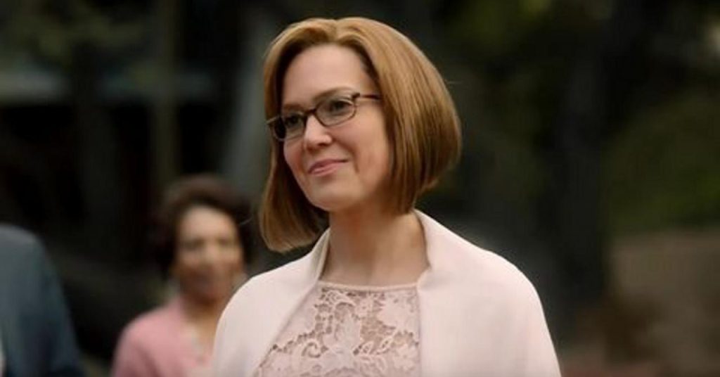 Mandy Moore finds the creator of This Is Us